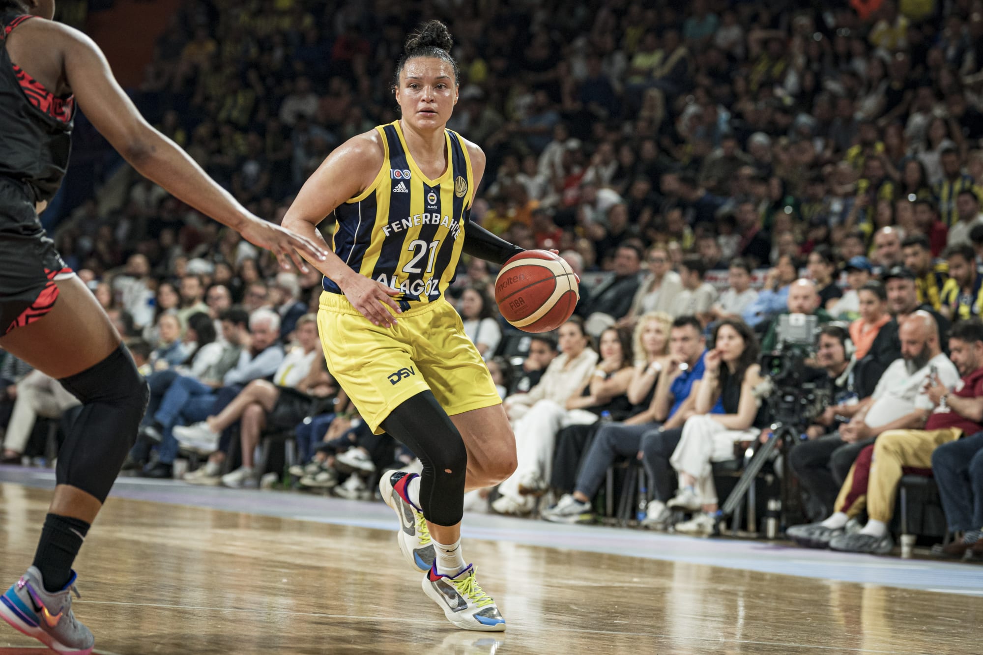 Fenerbahce Opet bring back Final Four MVP McBride - EuroLeague Women ...