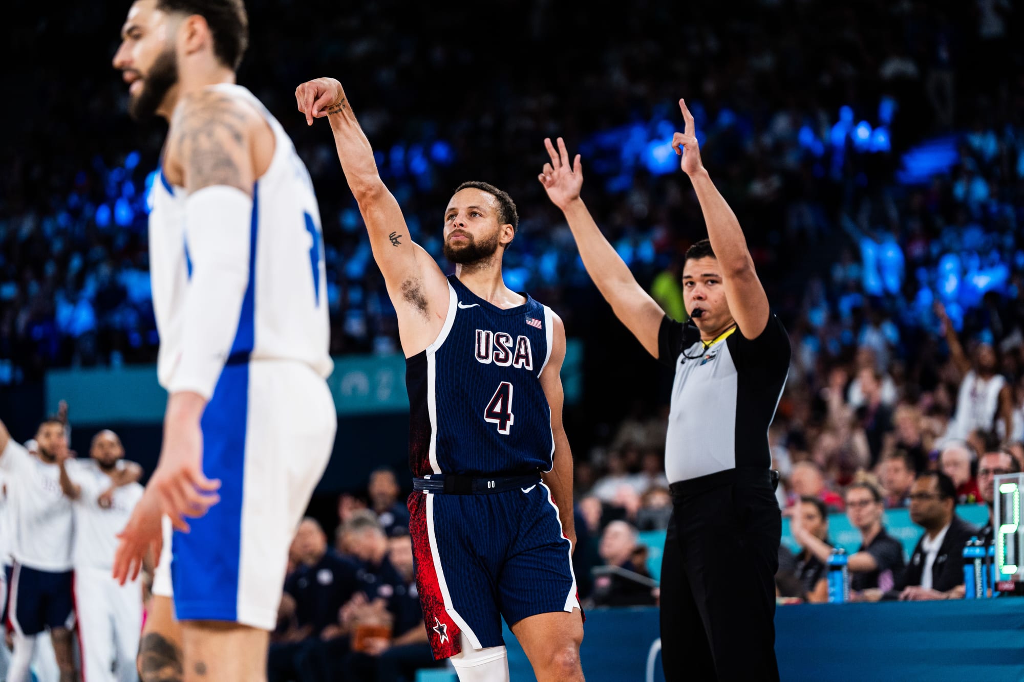 "Nuit Nuit" vibes: Curry stuns Mavs in déjà vu | FIBA Basketball