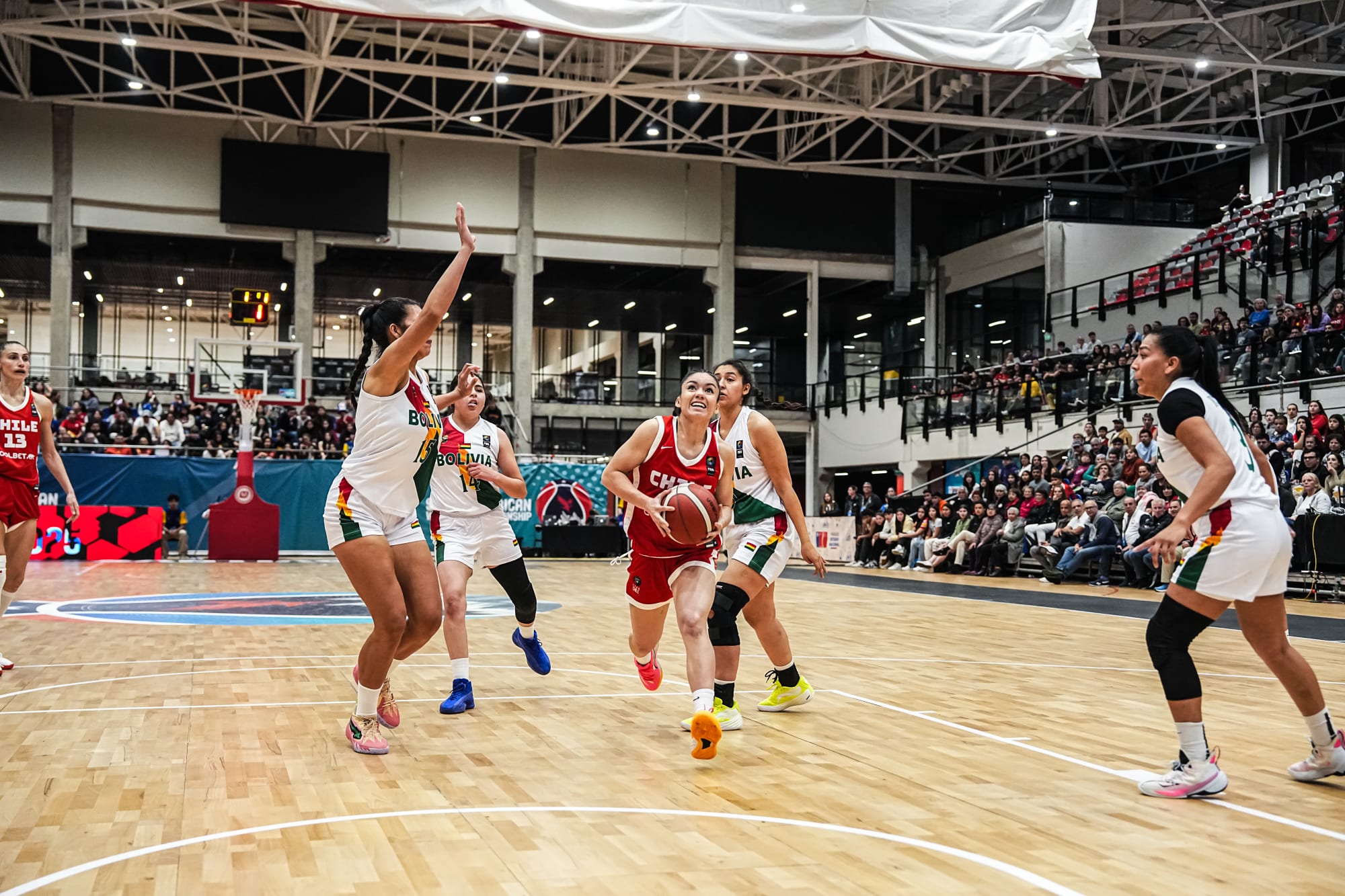 Chile toma la cima del Grupo A; Brasil se recupera - FIBA South ...
