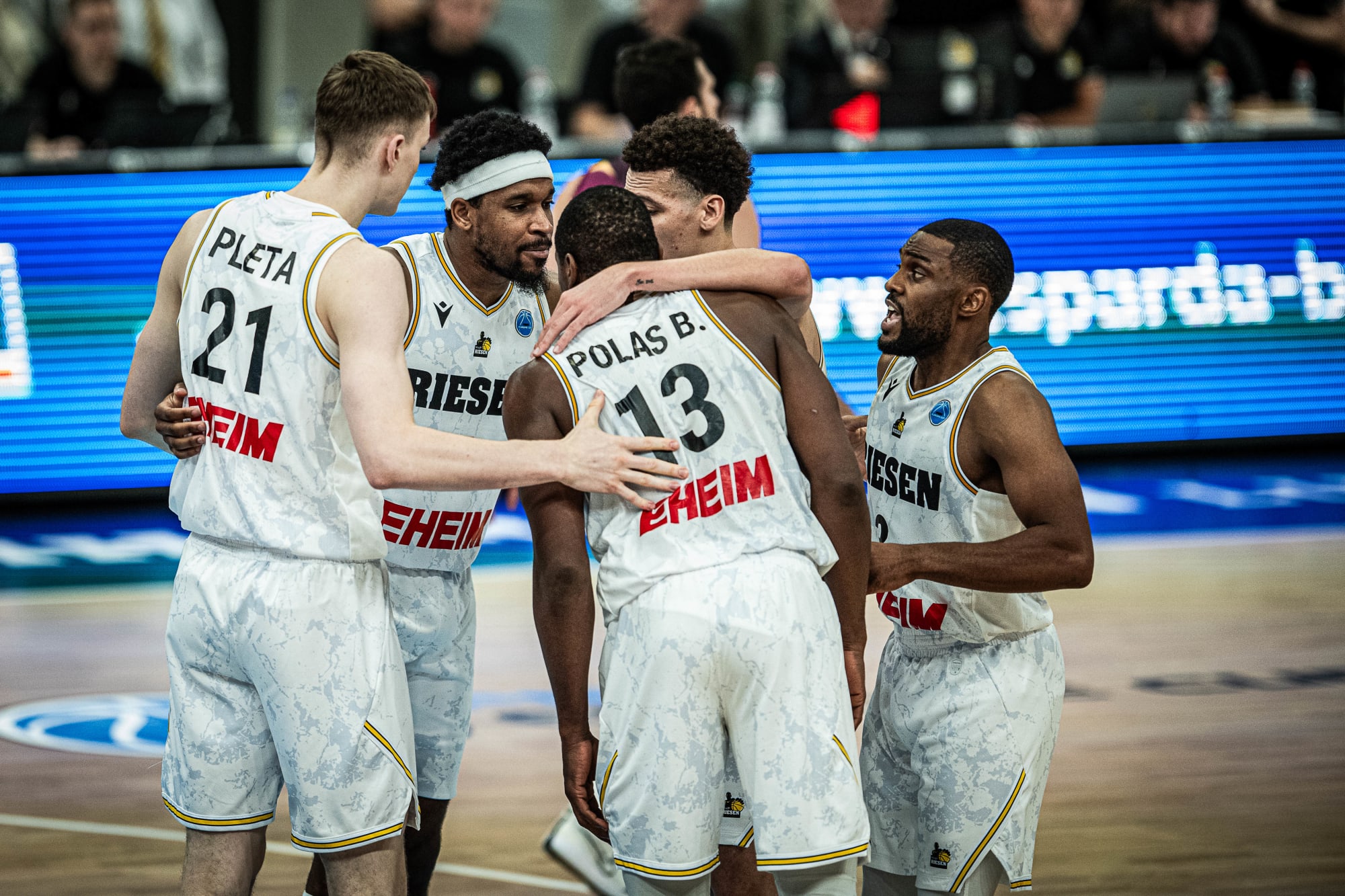 MHP RIESEN, Spirou prevail to remain among unbeaten sides - FIBA Europe ...