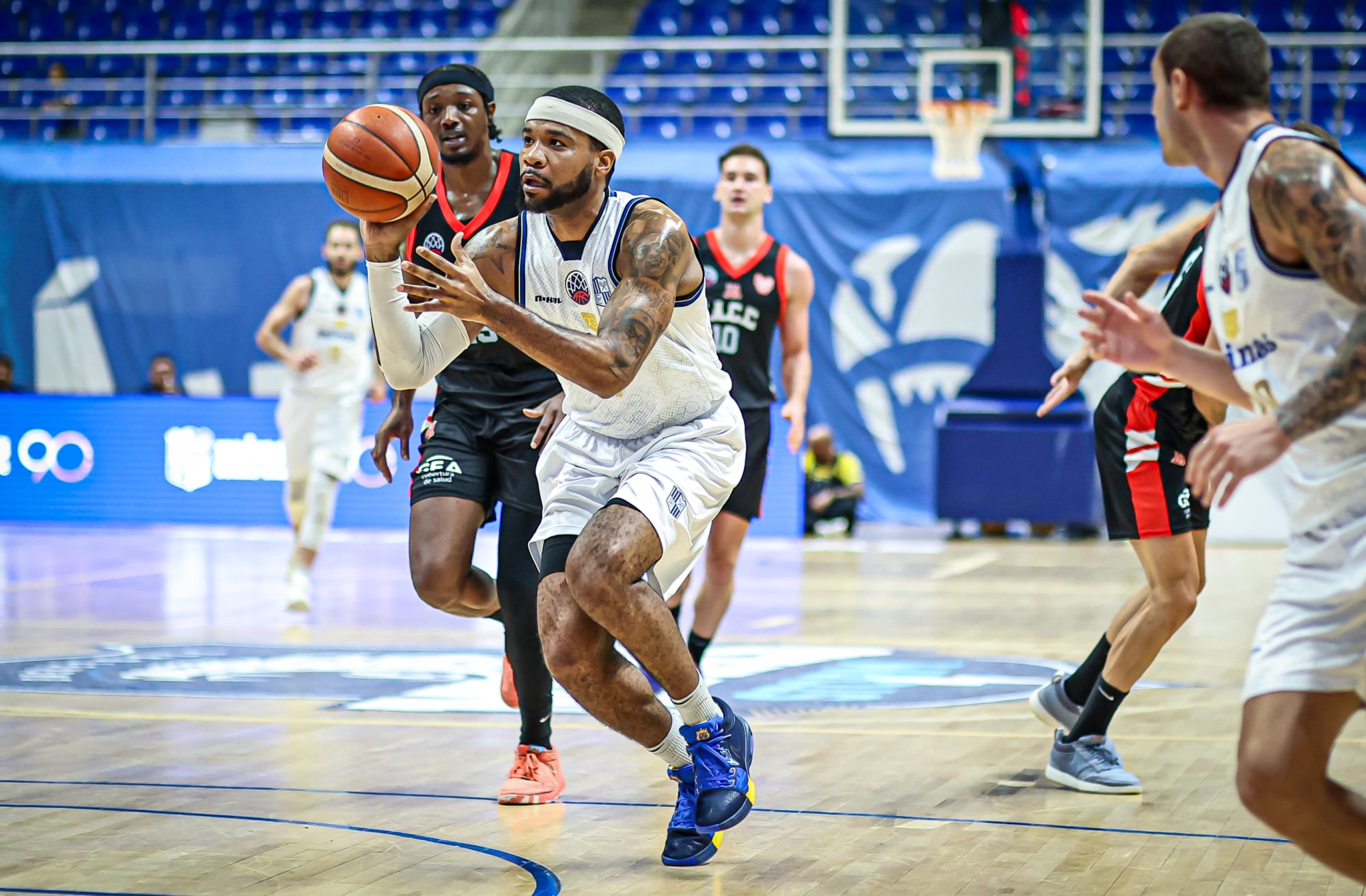 Minas nivela la serie y obliga el tercer partido ante Instituto ...