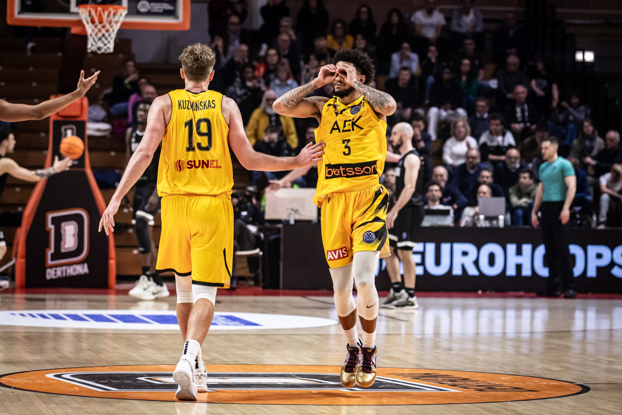 All eyes on them: AEK lock homecourt advantage | FIBA Basketball