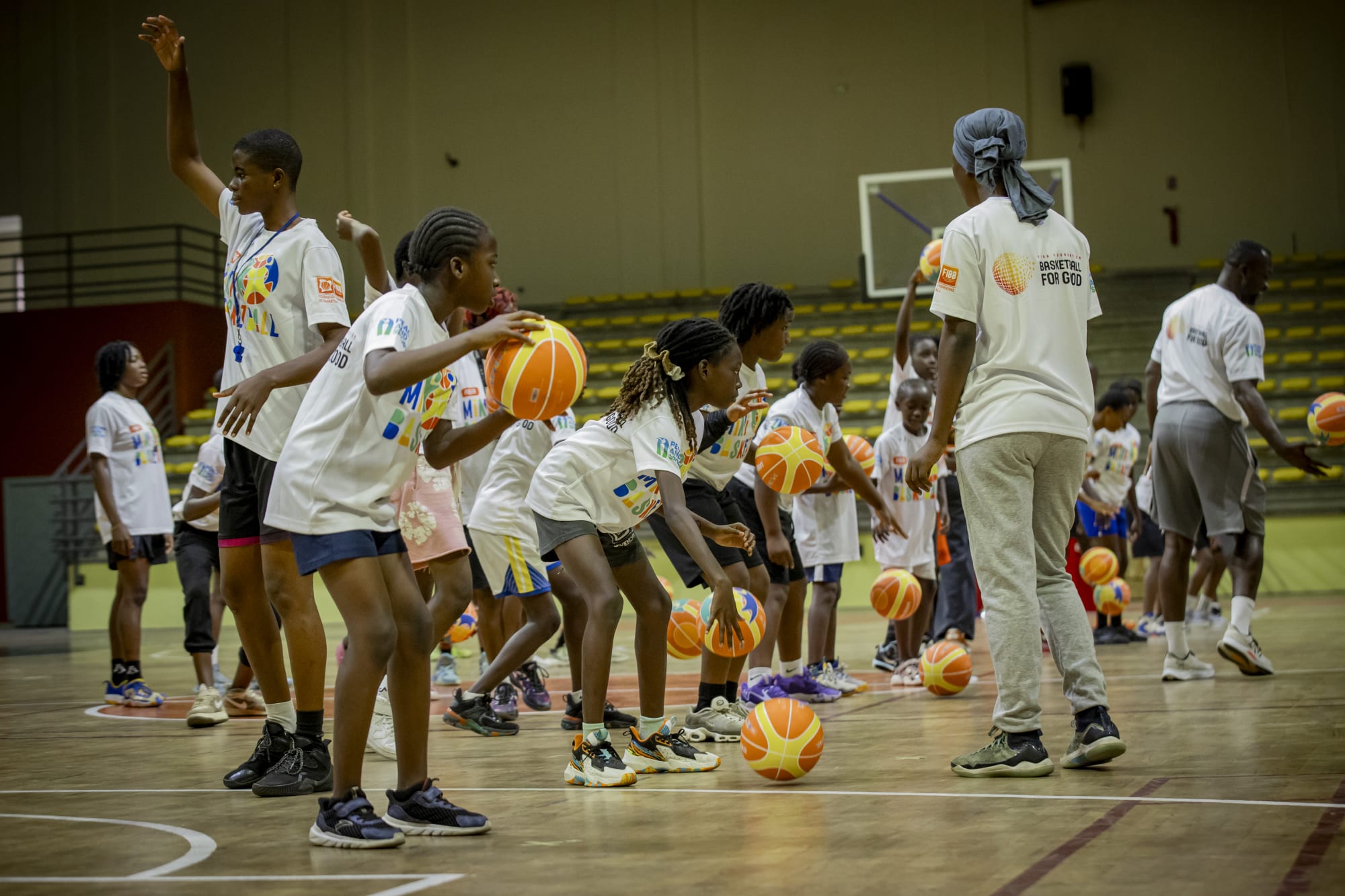 Girls hoop it up in Abidjan at Mini Basketball Festival | About FIBA