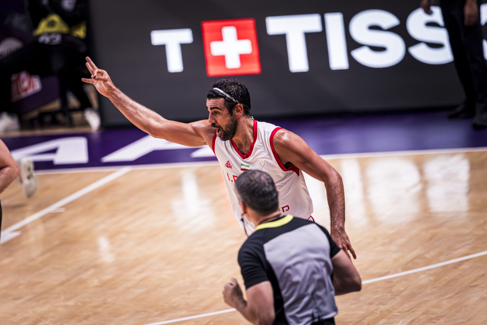 Kazemi leads Iran back to podium with third-place win over New Zealand ...
