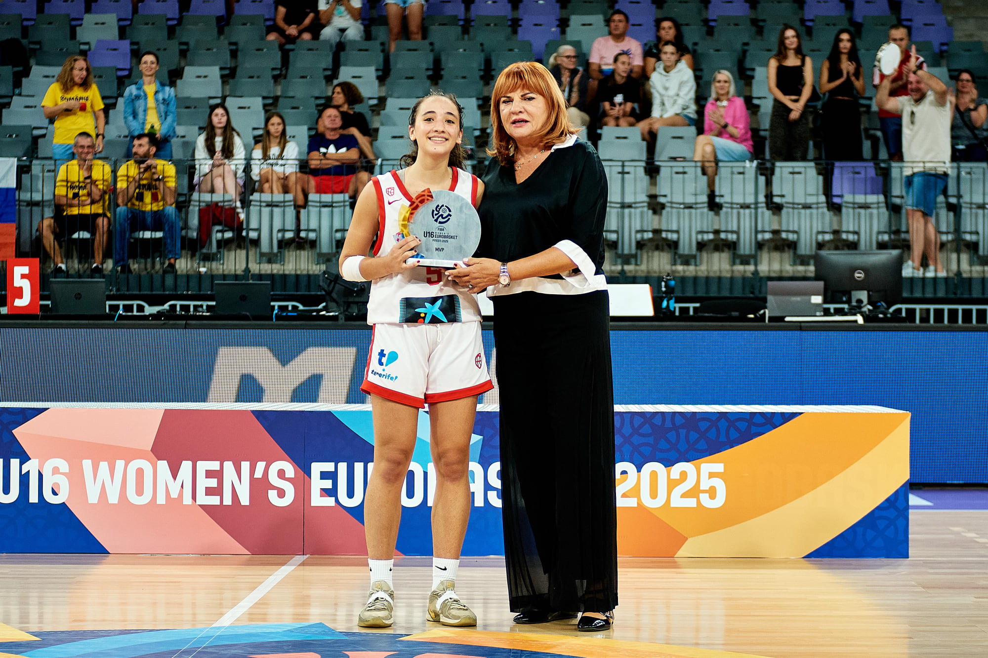 Isabel Hernandez claims MVP honors to headline All-Star Five | FIBA ...