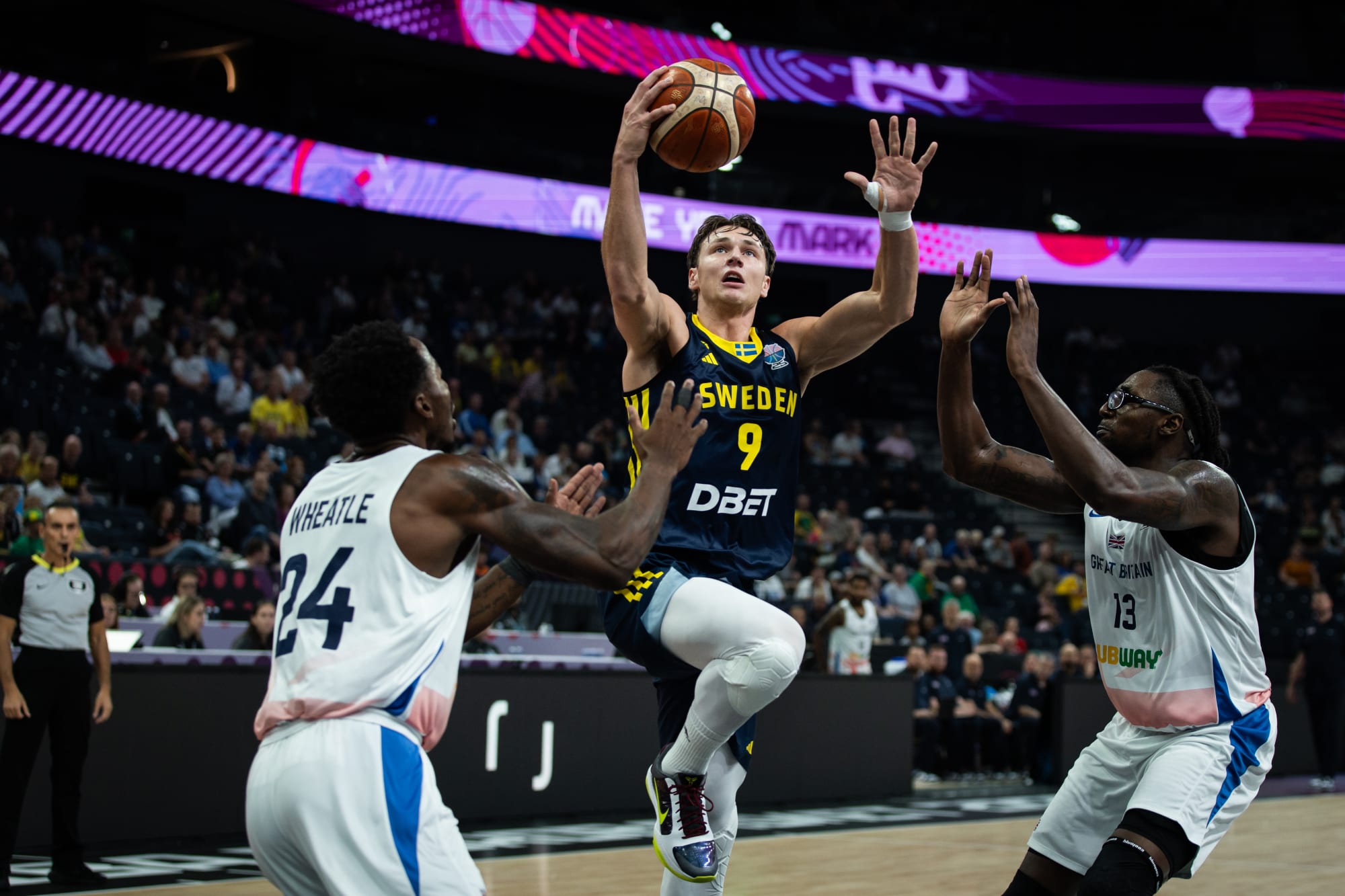 Larsson leads Sweden to first EuroBasket win since 2013 - FIBA ...