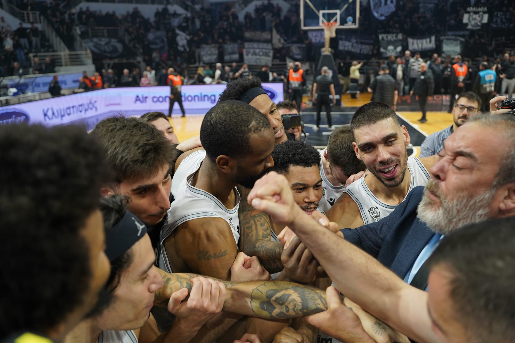 PAOK qualify in dramatic fashion; Reggiana turn the table to advance ...